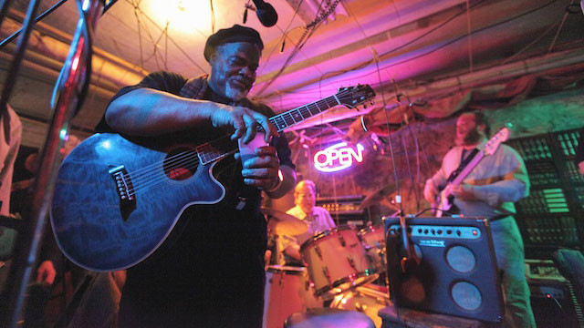 Live! From the Lounge: Danny Cox